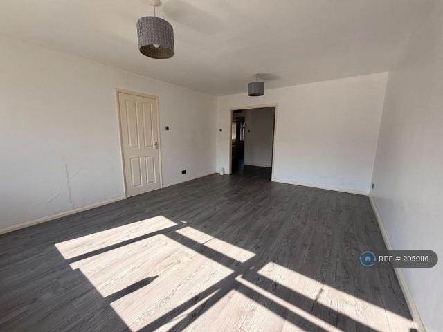 3 bedroom maisonette to rent