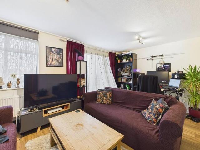 3 bedroom maisonette to rent