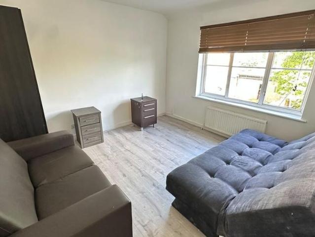 3 bedroom maisonette to rent