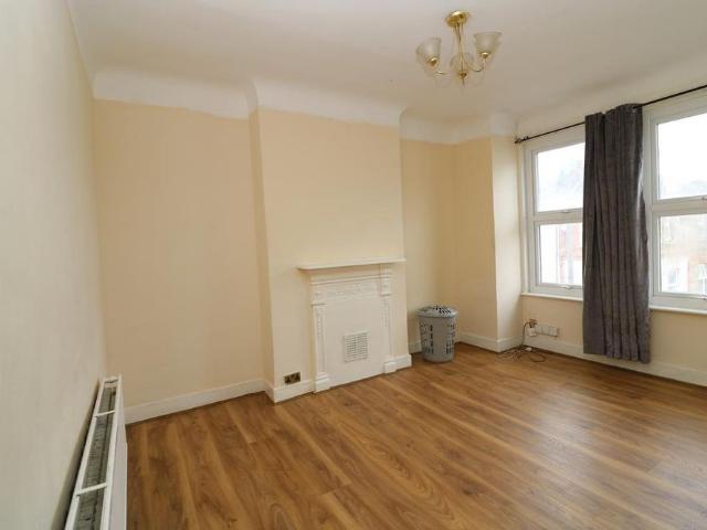 3 bedroom maisonette to rent