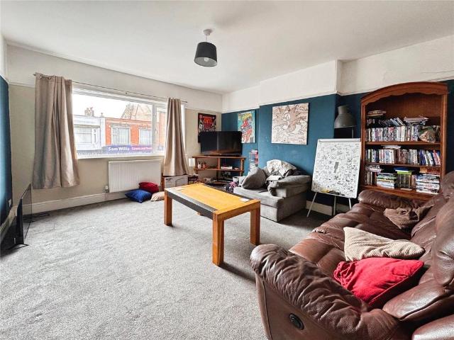 3 bedroom maisonette to rent