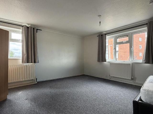 3 bedroom maisonette to rent