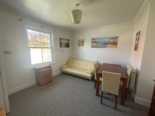 3 bedroom maisonette to rent