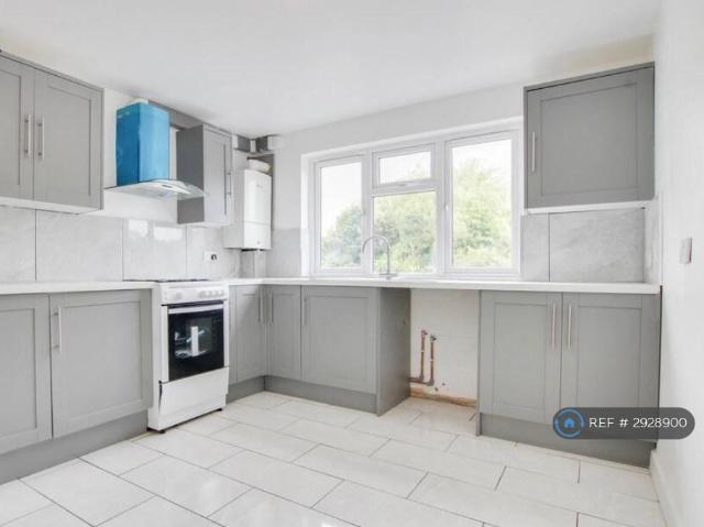 3 bedroom maisonette to rent