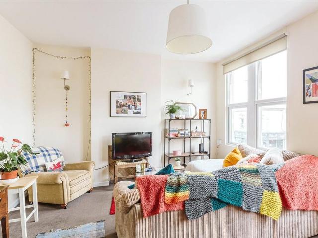 3 bedroom maisonette to rent