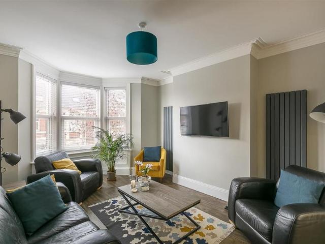3 bedroom maisonette to rent