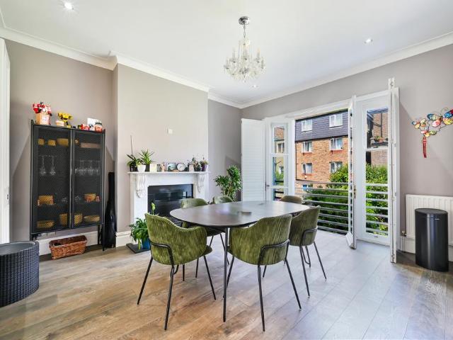 3 bedroom maisonette to rent