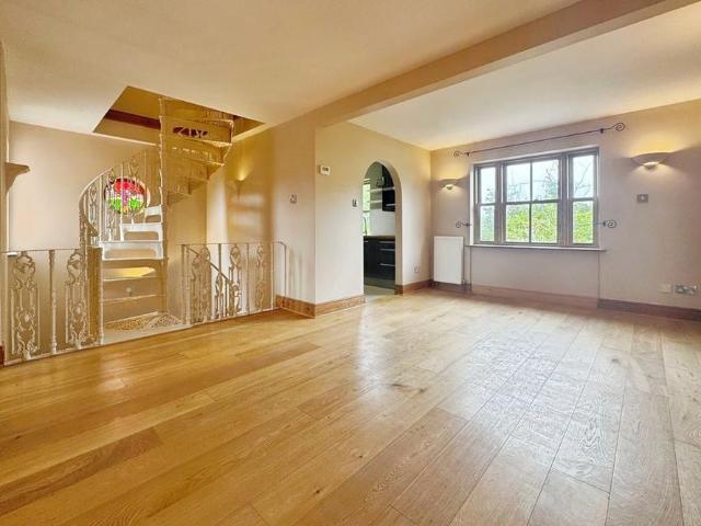 3 bedroom maisonette to rent