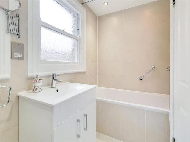 3 bedroom maisonette to rent