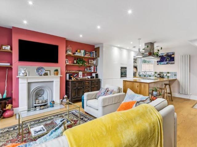 3 bedroom maisonette to rent
