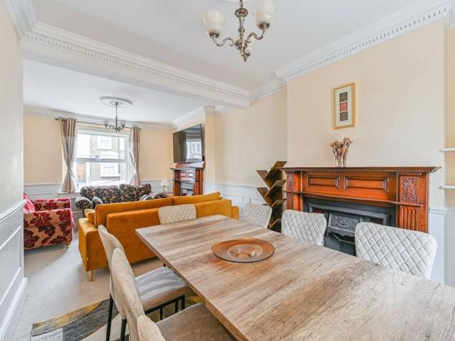 3 bedroom maisonette to rent