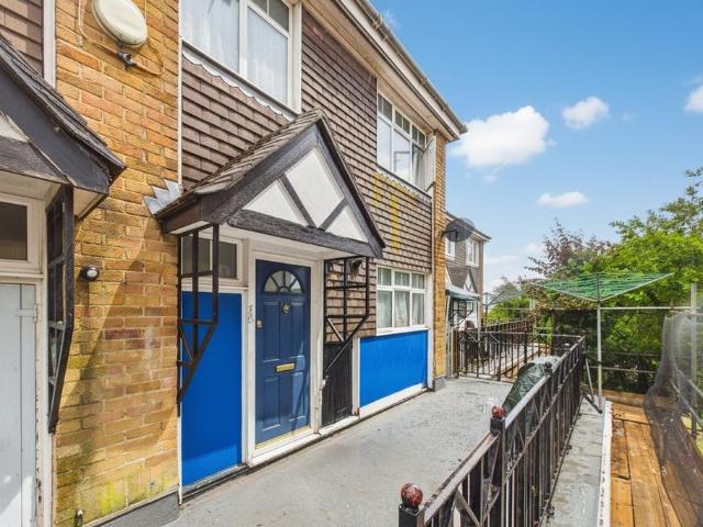 3 bedroom maisonette to rent
