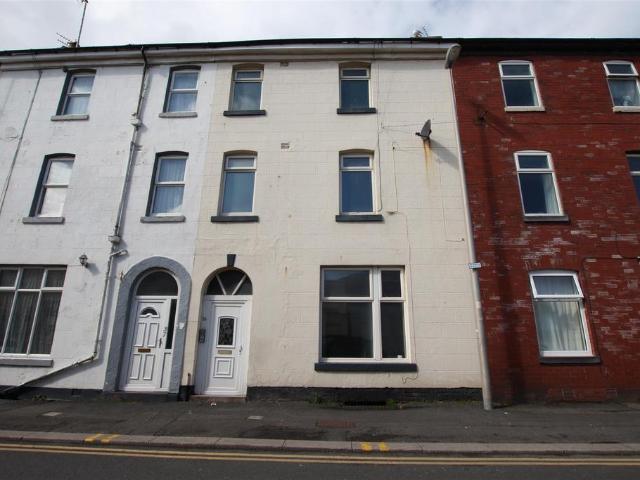 3 bedroom maisonette to rent