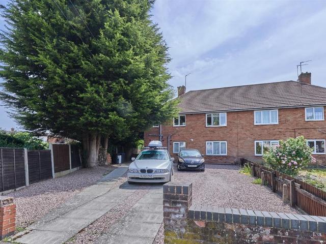 3 bedroom maisonette for sale