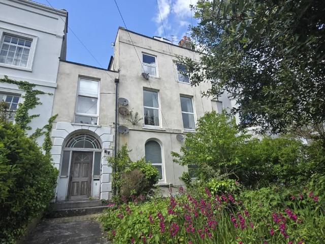 3 bedroom maisonette for sale