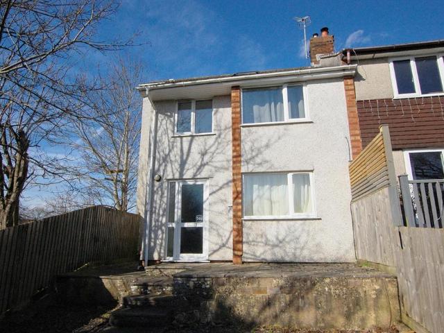 3 bedroom maisonette for sale