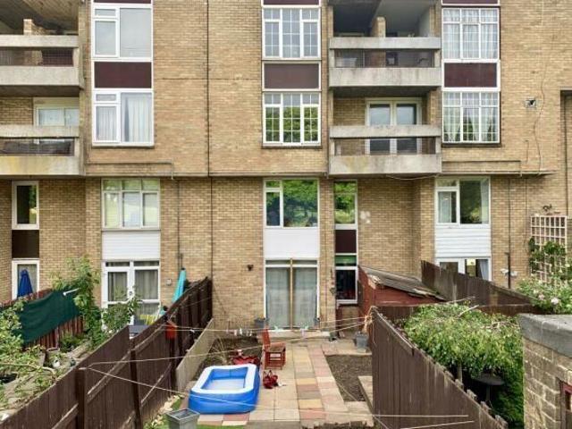 3 bedroom maisonette for sale