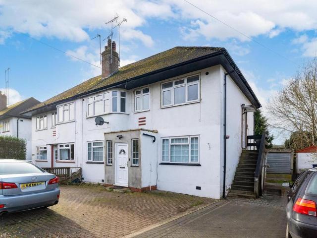 3 bedroom maisonette for sale