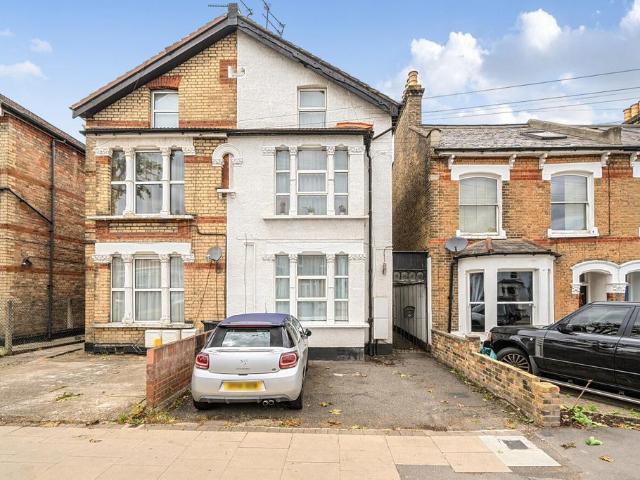 3 bedroom maisonette for sale