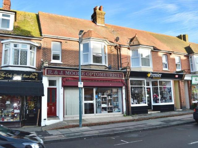 3 bedroom maisonette for sale