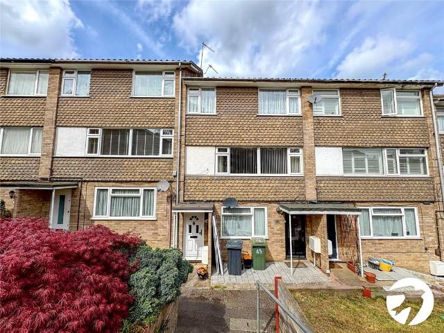 3 bedroom maisonette for sale