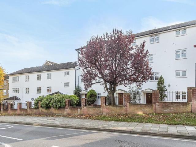 3 bedroom maisonette for sale