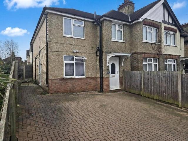 3 bedroom maisonette for sale