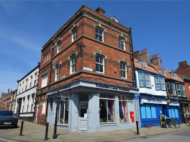 3 bedroom maisonette for sale