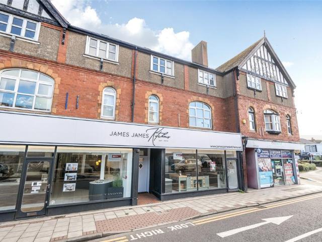 3 bedroom maisonette for sale