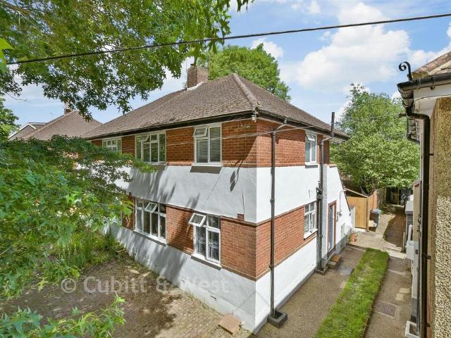 3 bedroom maisonette for sale