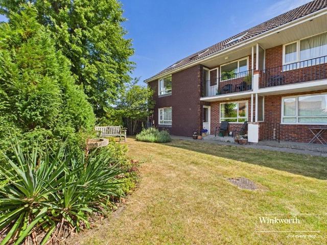 3 bedroom maisonette for sale