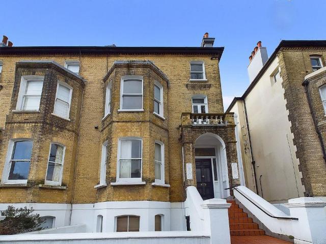 3 bedroom maisonette for sale