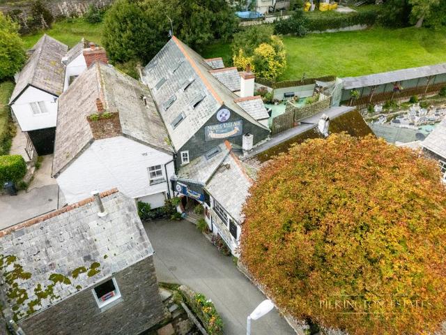 3 bedroom maisonette for sale
