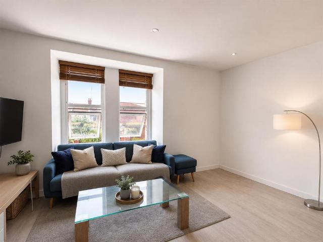 3 bedroom maisonette for sale