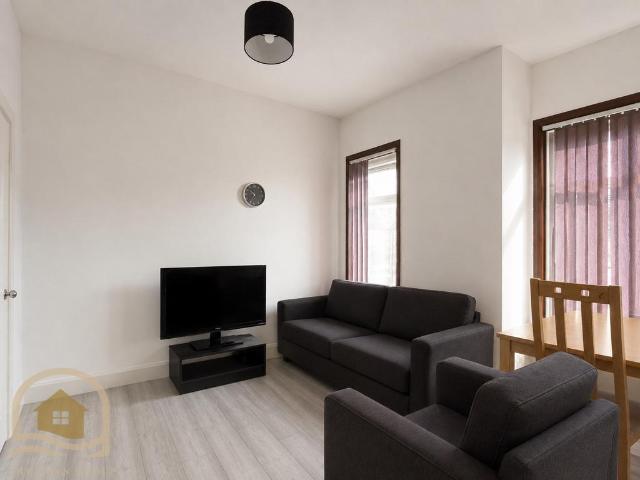 3 bedroom maisonette for sale