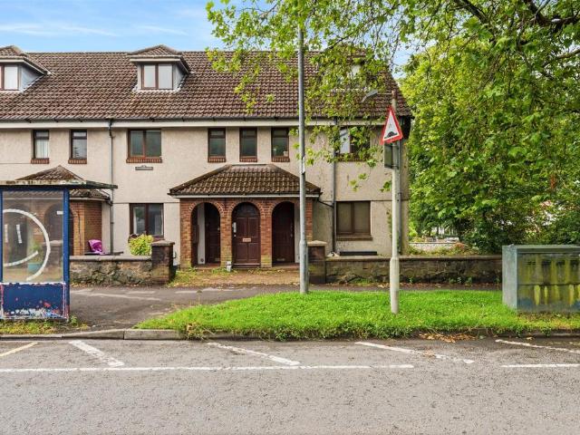 3 bedroom maisonette for sale