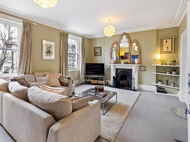 3 bedroom maisonette for sale