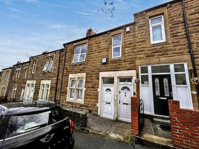 3 bedroom maisonette for sale
