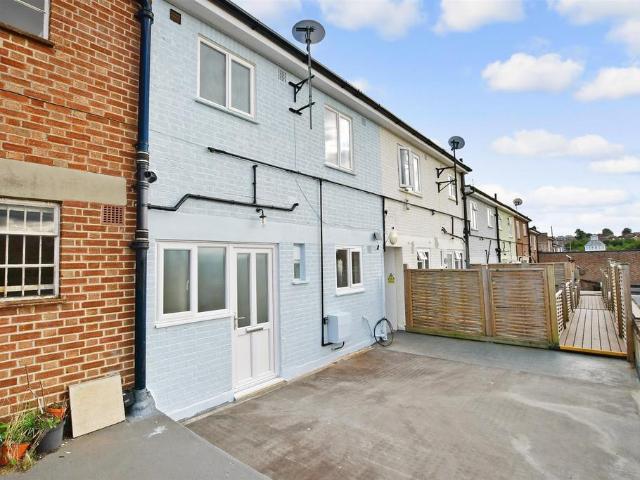 3 bedroom maisonette for sale