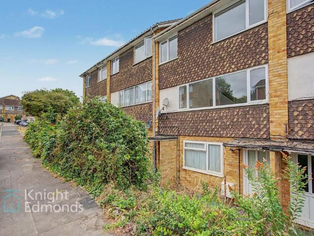 3 bedroom maisonette for sale