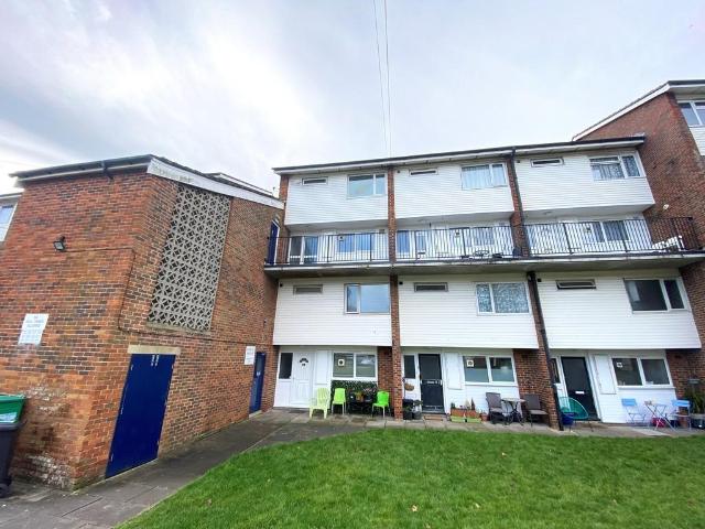 3 bedroom maisonette for sale
