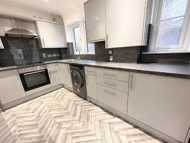 3 bedroom maisonette for sale