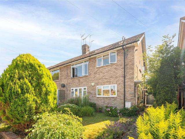 3 bedroom maisonette for sale