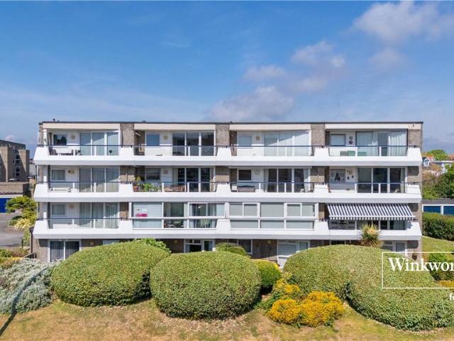 3 bedroom maisonette for sale