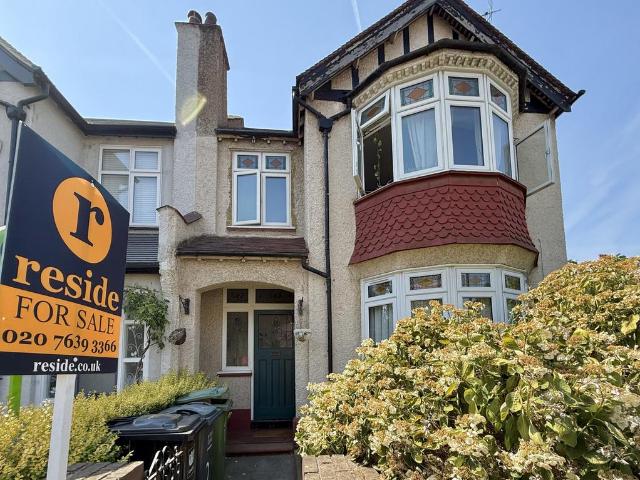3 bedroom maisonette for sale