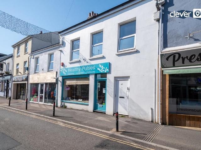 3 bedroom maisonette for sale