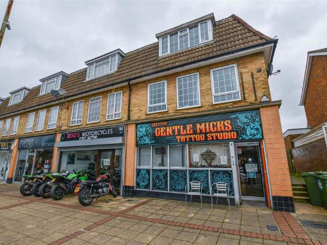 3 bedroom maisonette for sale