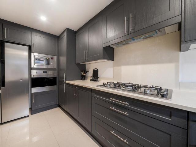 3 bedroom maisonette for sale