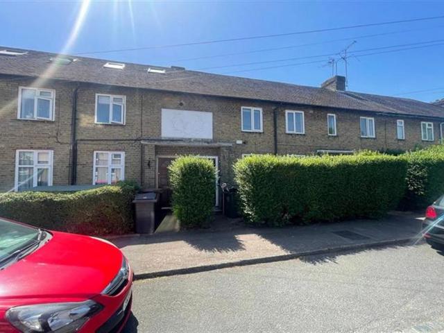 3 bedroom maisonette for sale