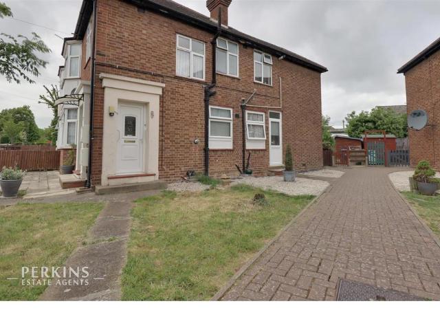 3 bedroom maisonette for sale